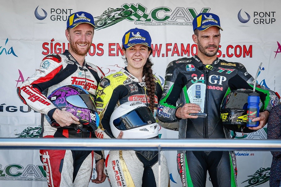 Paquita Ruiz won her rivals in the first race of the Yamaha R6 Cup ...